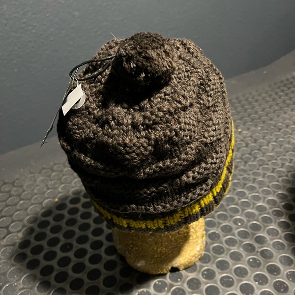 Nobis | Accessories | Nobis Knit Slouch Hat Unisex Os Style Name Is ...